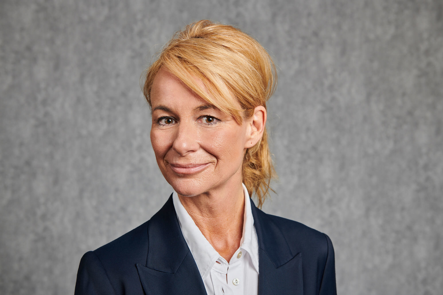 UNTERNEHMEN - DMV DER MEDIENVERTRIEB